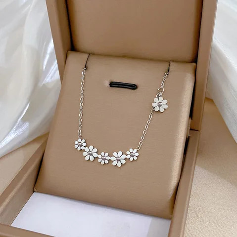 Buy 6 Flowers In A Minimalist Wind Furnace A Genuine Gold Necklace For ...