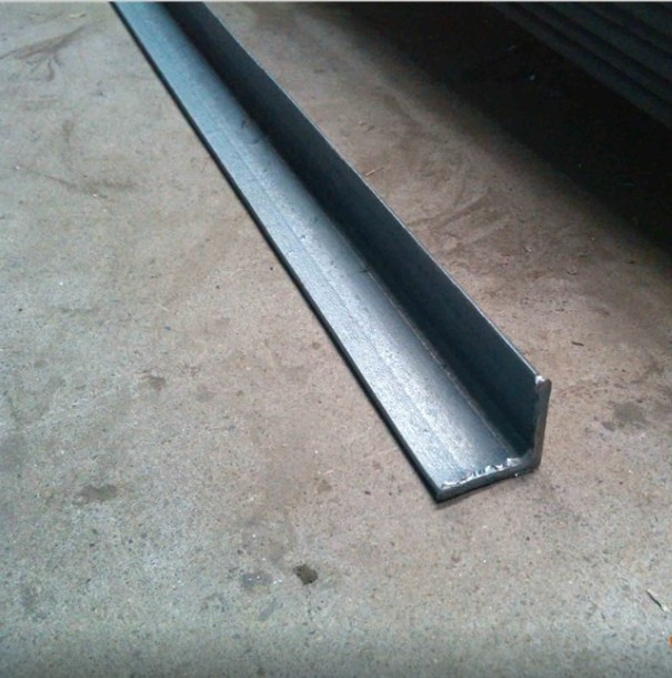 Buy Galvanized Angle Steel/ Punching Angle Steel Bar/hot Dipped ...