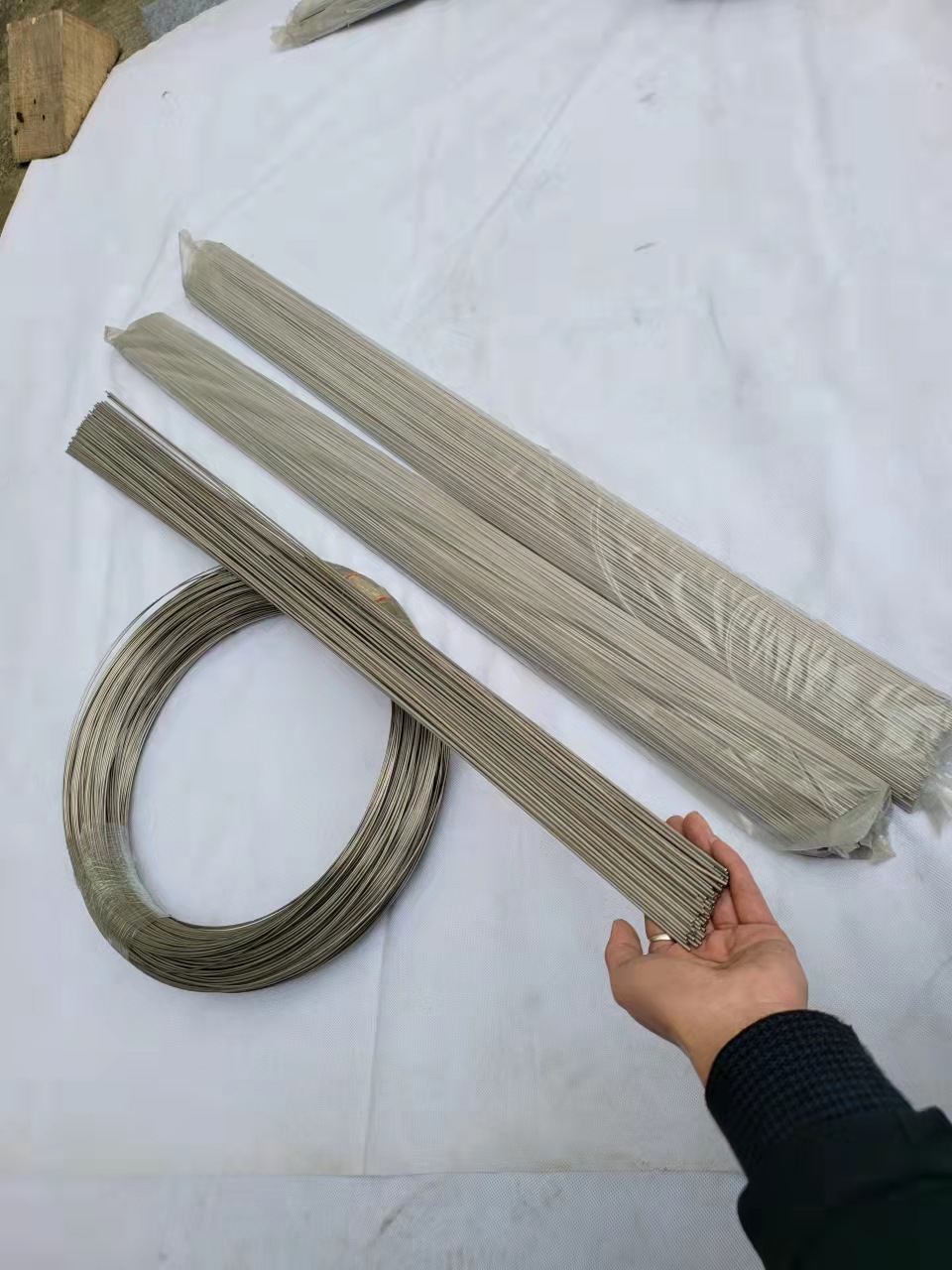 Buy Grade 5 Titanium Wire Astm B863 Grade2 Pure Titanium Wire from Shenzhen Yatai Xin Metal Co ...