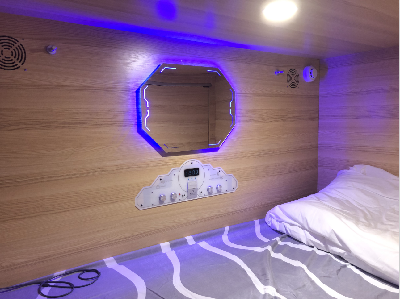 Buy Wimi Wooden Soundproof Modern Single Sleeping Capsule Bed Furniture ...