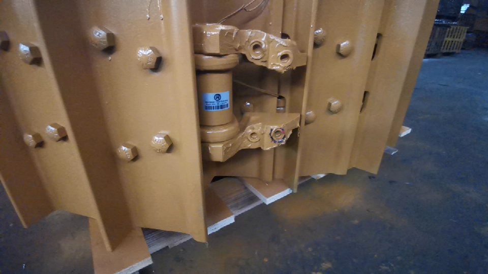 Buy Bulldozer Undercarriage Parts D6r Track Chain Dozer Track Link ...