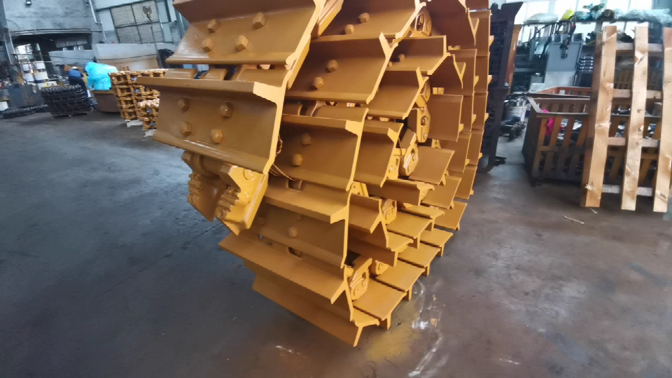 Buy Bulldozer Undercarriage Parts D6r Track Chain Dozer Track Link ...