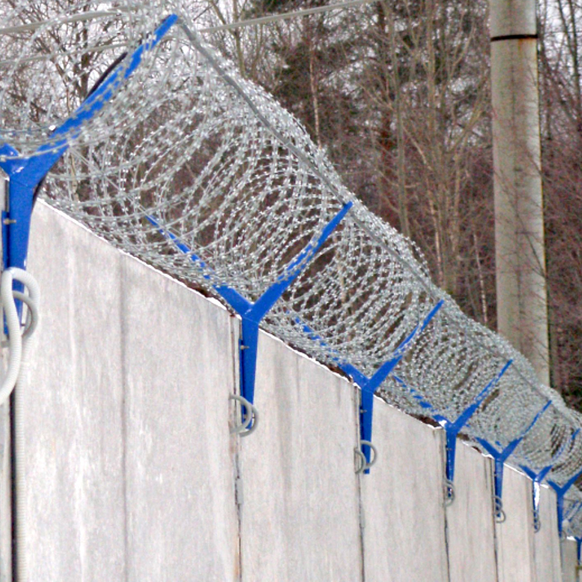 Buy Double Razor Wire Brackets For Concrete And Brick Fences Drb-500s ...