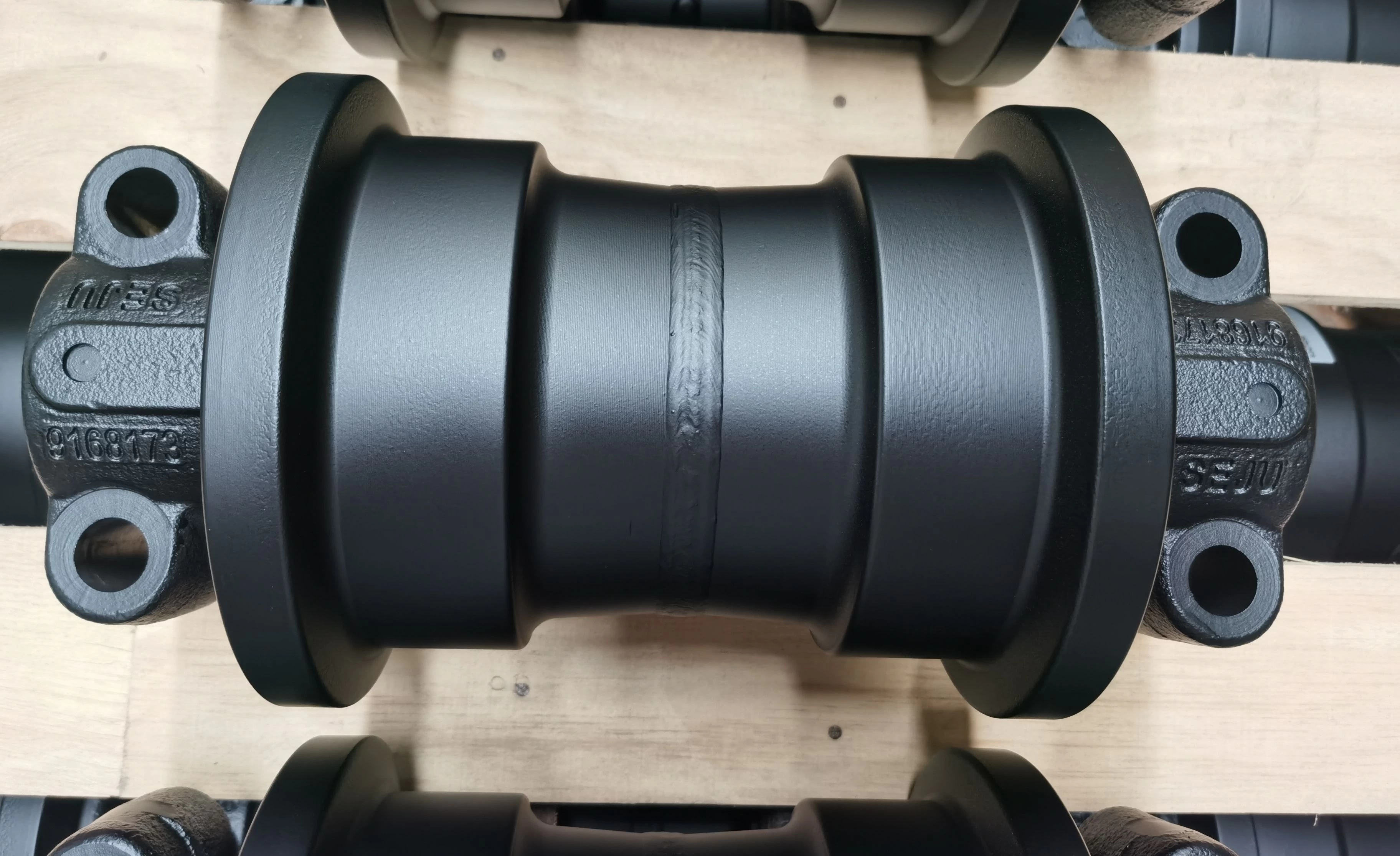 Buy Zx330 Track Roller from QUANZHOU SHENGJIU MACHNIEY .,LTD, China ...