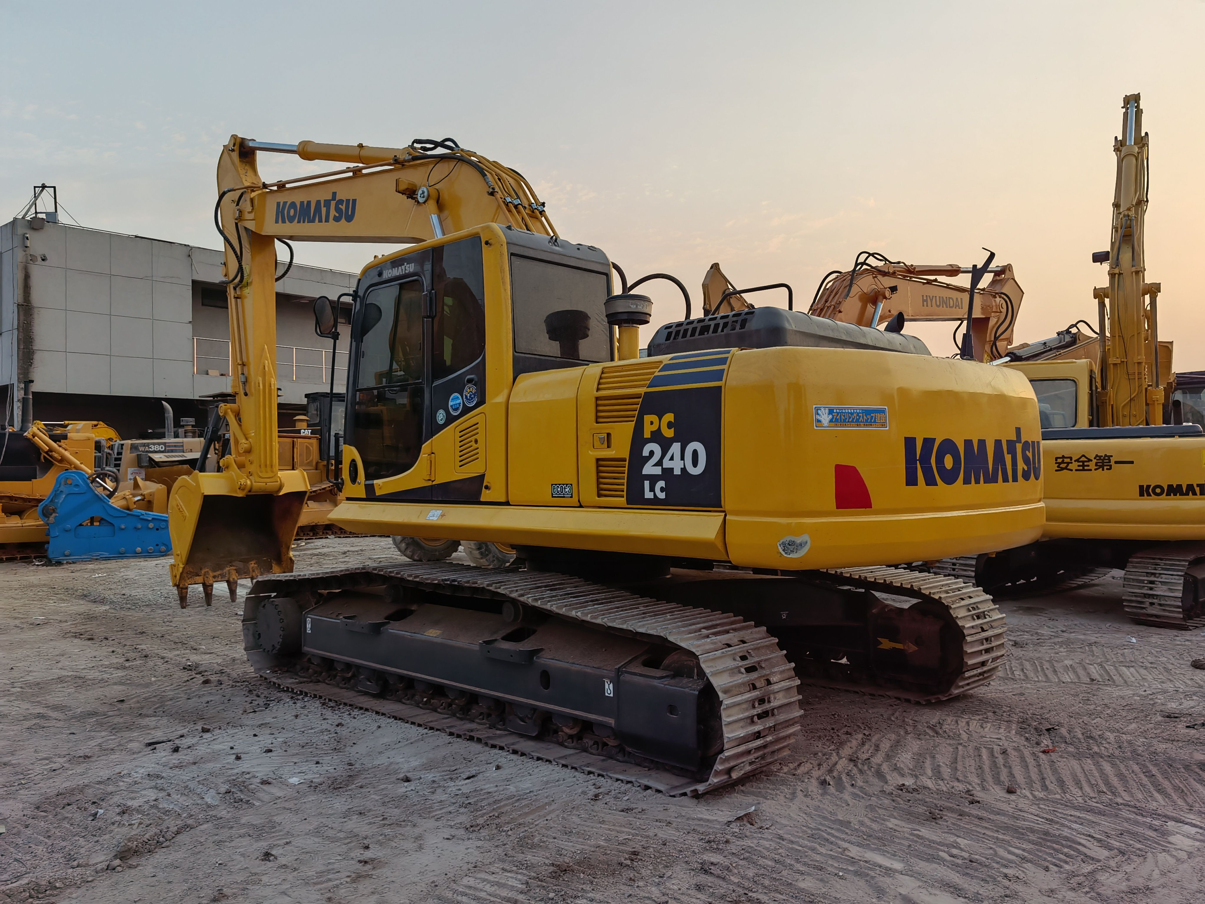 Buy Komatsu Pc240 Excavator,pc240-8 Pc220-8 Pc200-8 Japan Used ...