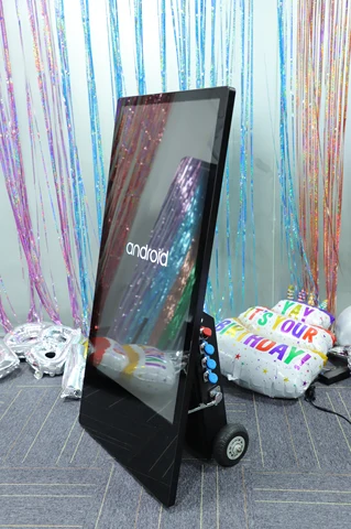 Buy Outdoor Digital Display Screen Signage Advertising Player Mobile ...