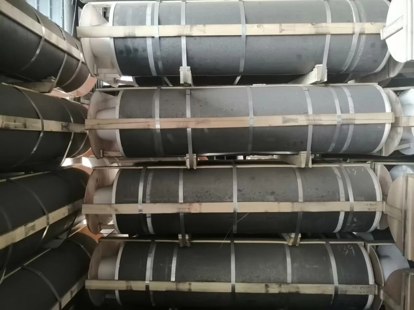 Buy Smelting Furnace Graphite Electrode from Hebei Ben Hong New ...