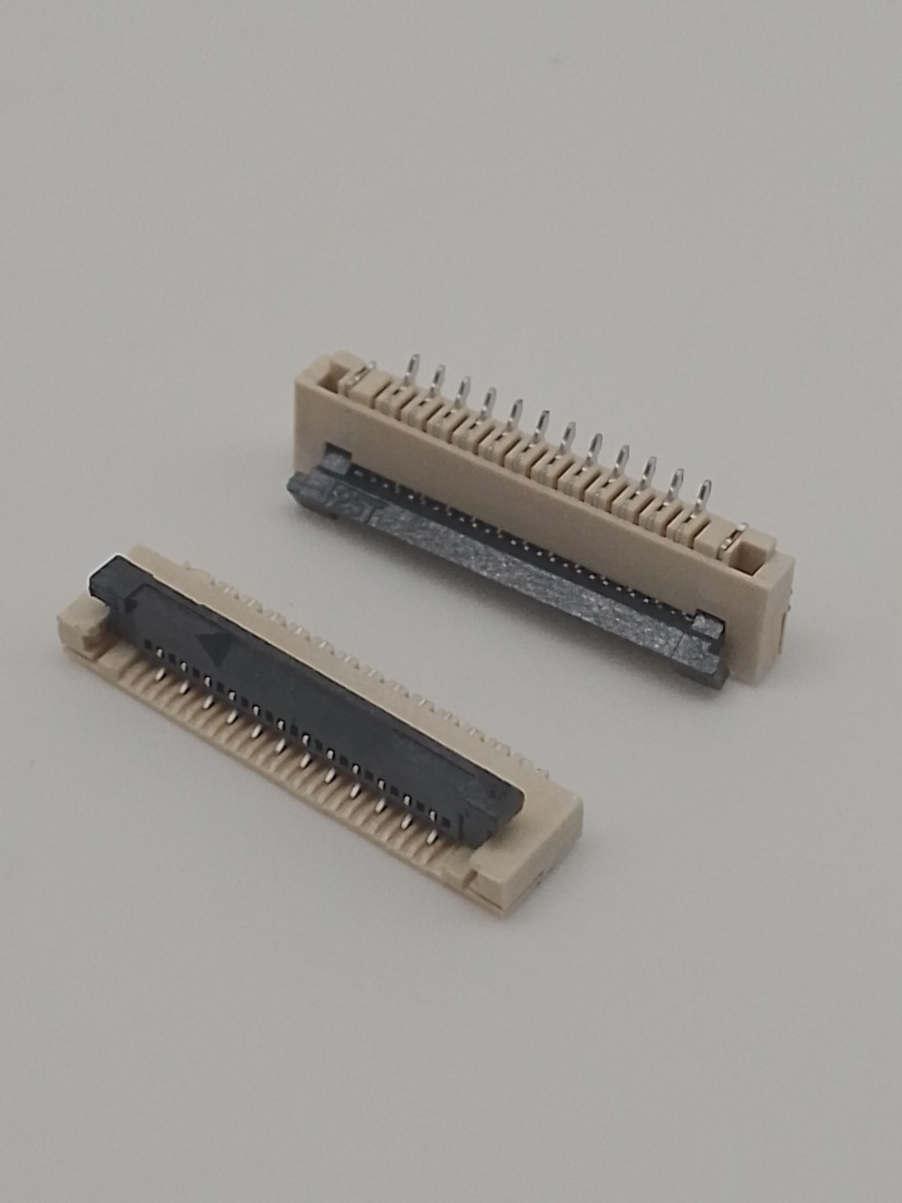 Buy 1.0mm Pitch H2.0 Clamshell Fpc Connector from Shenzhen Yuanqi ...