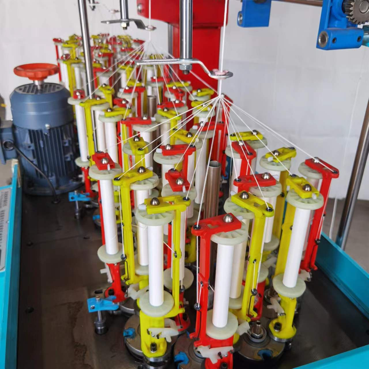 Buy 90-16-4rope Braiding Machine from Zhangjiagang Brilliant Technology ...