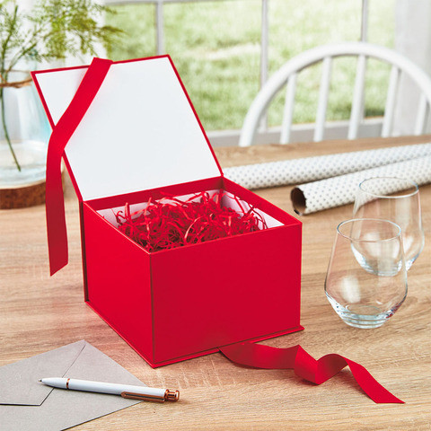 Buy Eco Friendly Red Color Recyclable Gift Tissue Paper Shred Curley ...