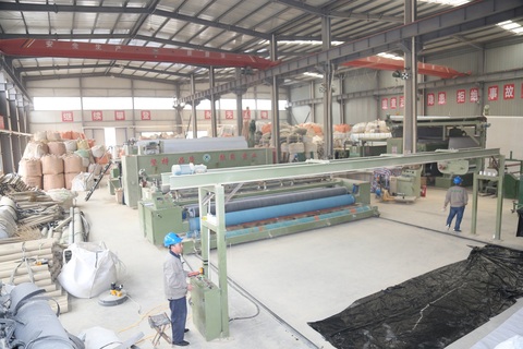 Buy 3500g-9000g/m2 Bentonite Mat Bentonite Geotextile Waterproofing ...