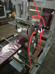 Buy Hslj-8l Computer Folding Roll Garbage Bag Making Machine from Ruian ...