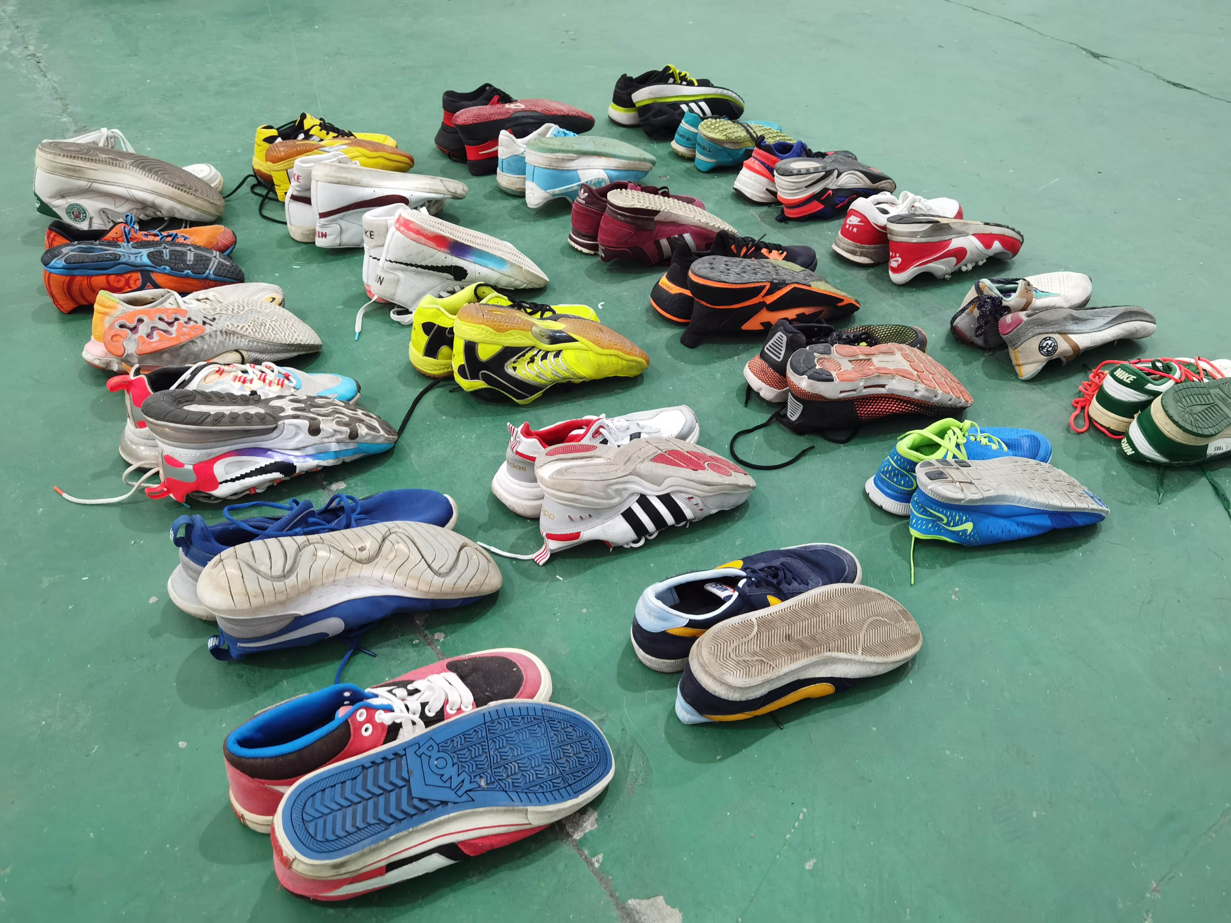 Buy Used Branded Sneakers from Hissenglobal, China | Tradewheel.com