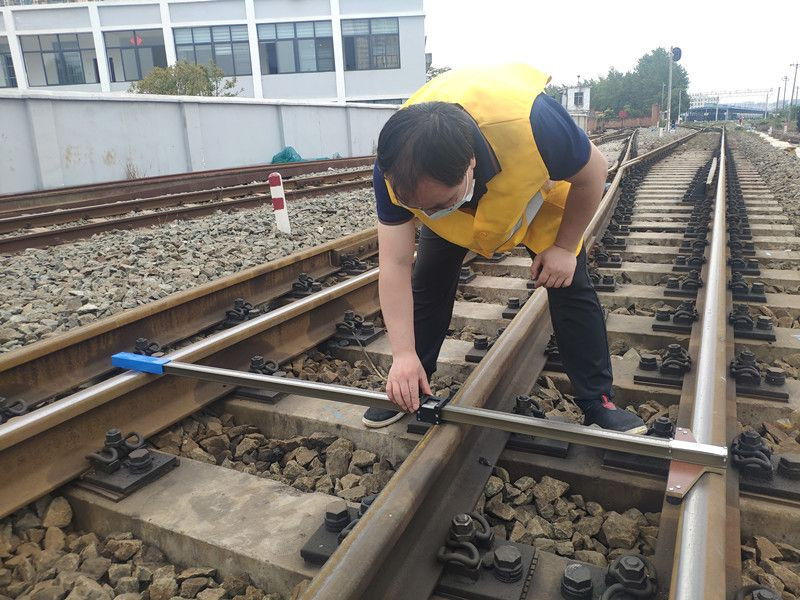 Buy Mechanical Rail Offset Ruler from Wuhan Linkage Track Equipment ...