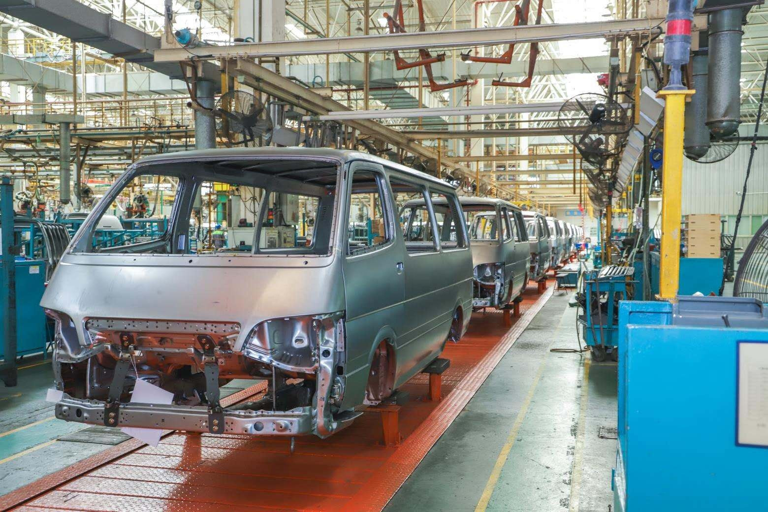 Buy Ckd Skd Minibus Vehicle Minivan Van China Car Body Microbus Foton ...