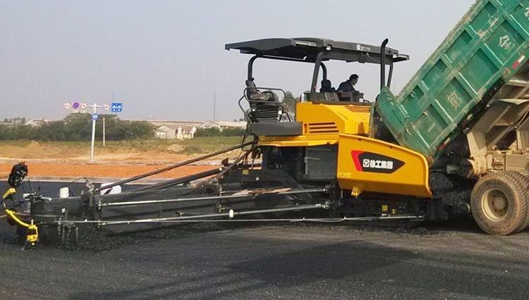 Buy Xcmg Road Roller Paver Laying Machine Rp1253t 1200t Productivity ...