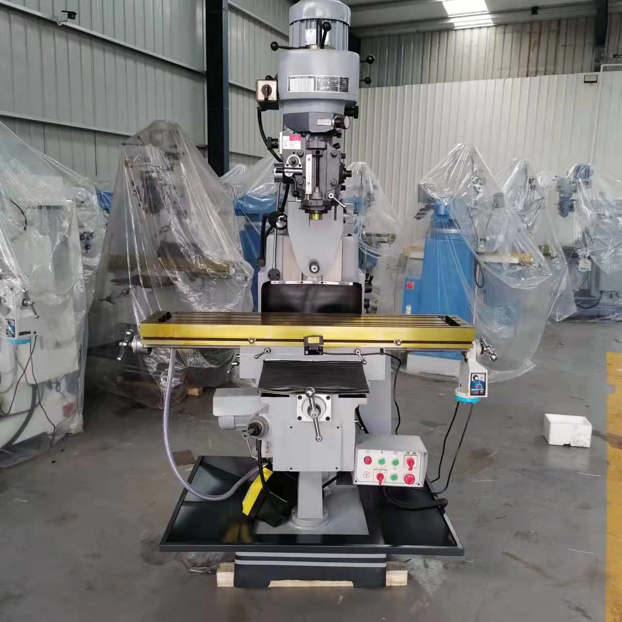 Buy 4hw Vertical Horizontal Milling Machine Turret Universal Milling ...