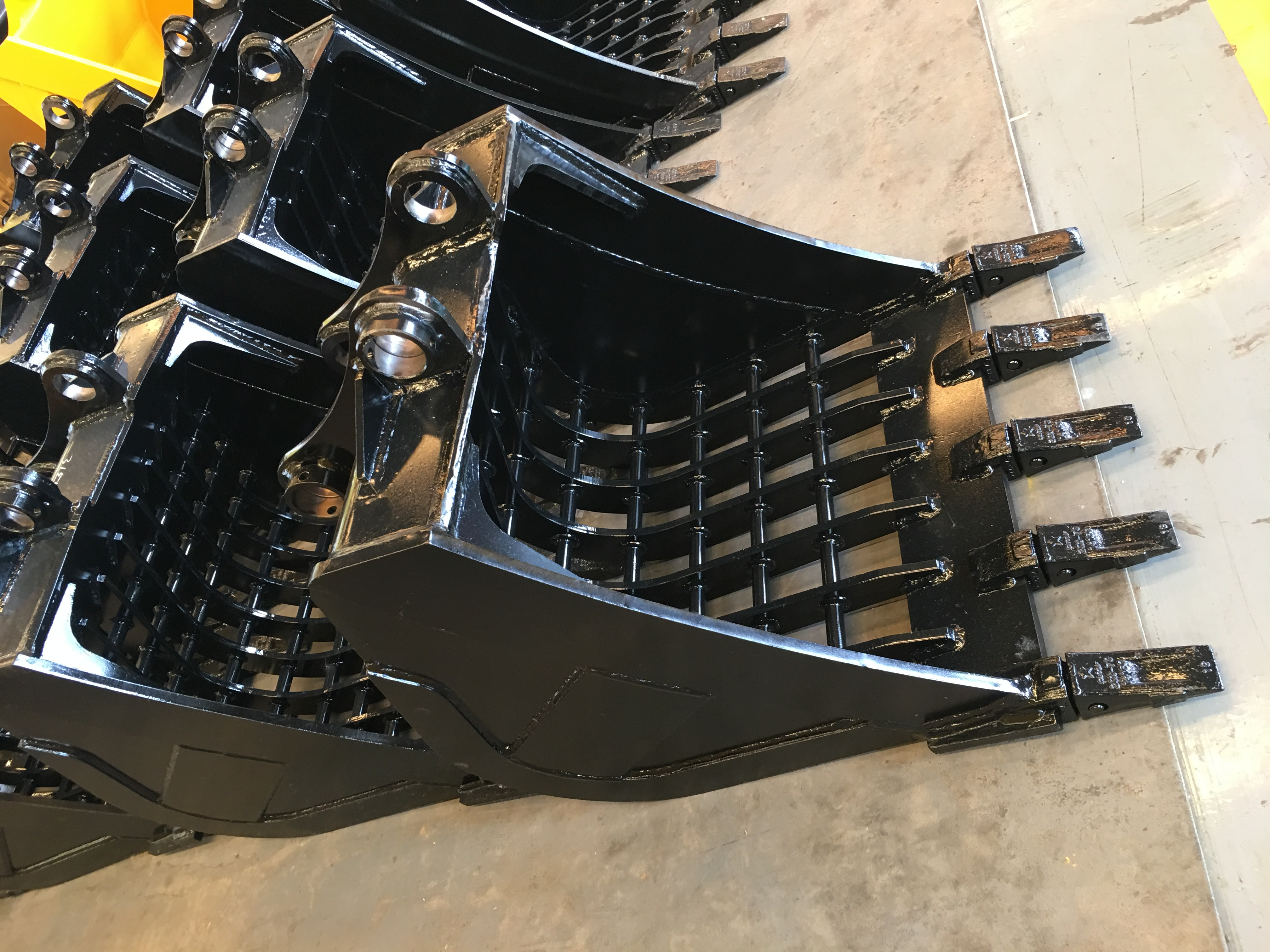 Buy Skeleton Bucket For Wheel Loader from Shandong Mingde Machinery Co ...