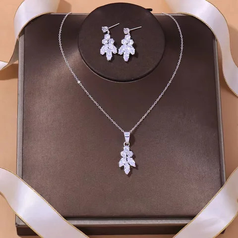 Buy Delicate Leaf-shaped Pendant With Grain Grain Inlaid With Zircon ...