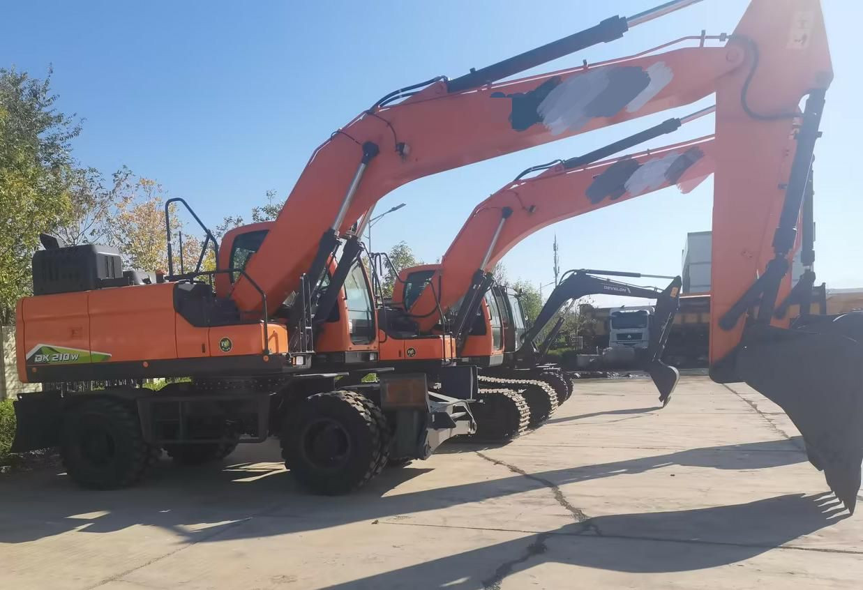 Buy Dx210挖掘机 from Maxima Machinery, China | Tradewheel.com
