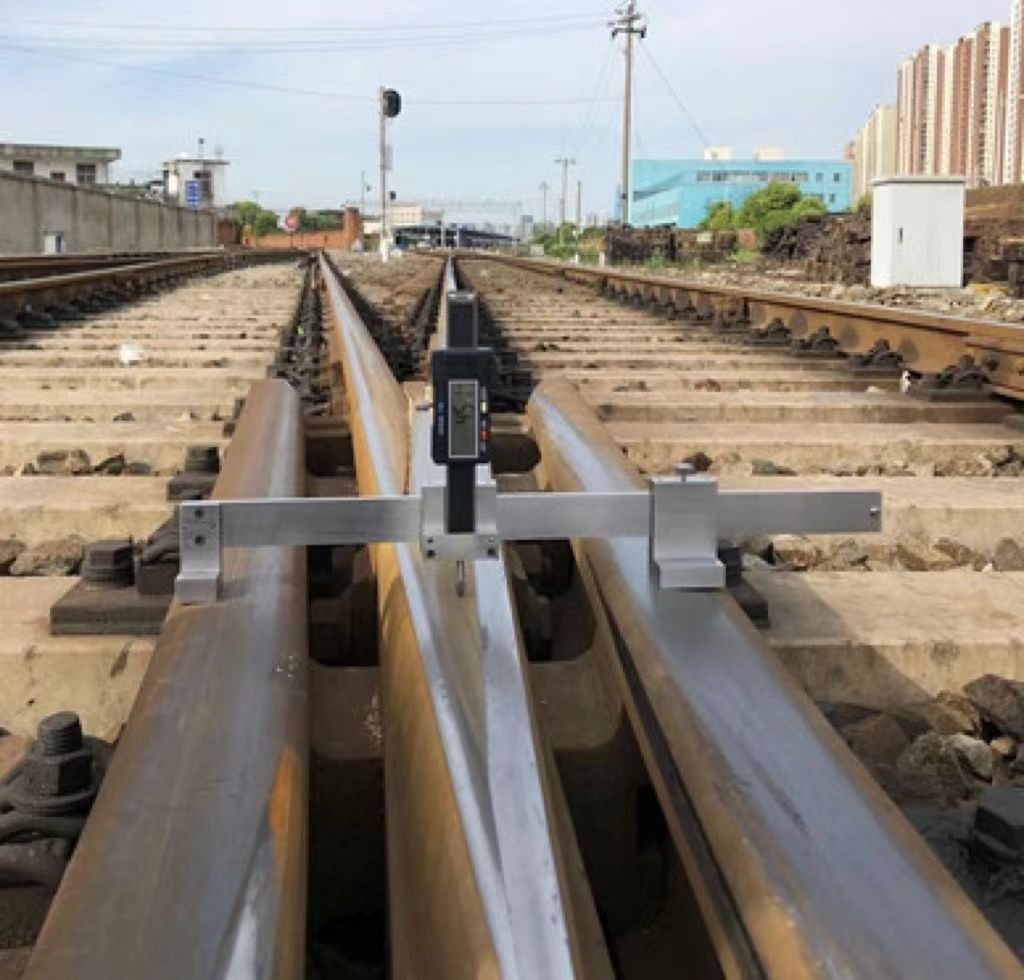 Buy Digital Rail Frog Wear Gauge from Wuhan Linkage Track Equipment Co ...