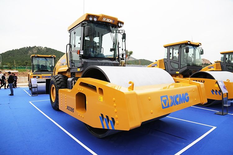 Buy Xcmg Xs395 39 Ton Full Hydraulic Single Drum Vibratory Road Roller ...