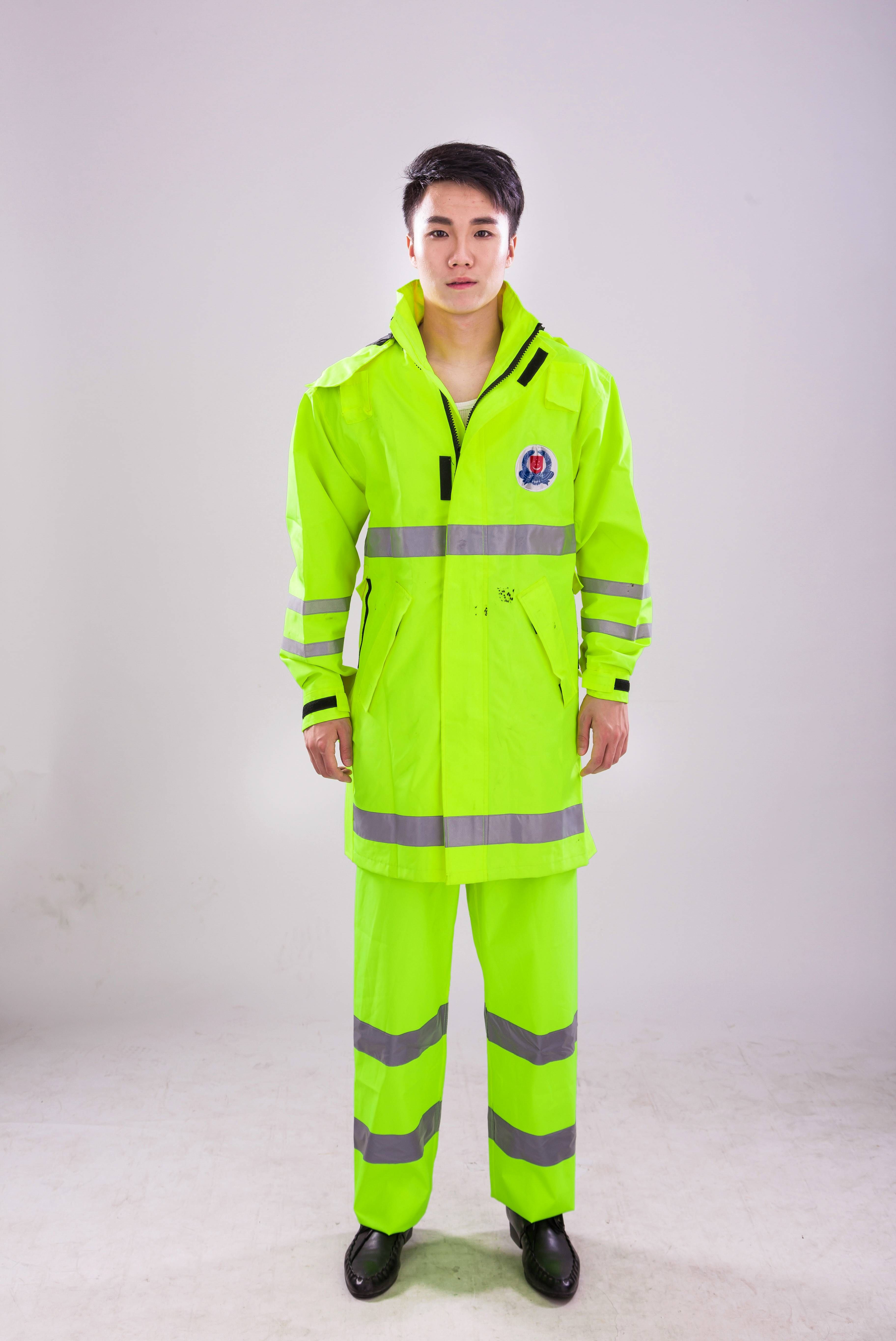 Buy Green Reflective Safety Suit from Jiangxi Boyun Rainproof Clothing ...
