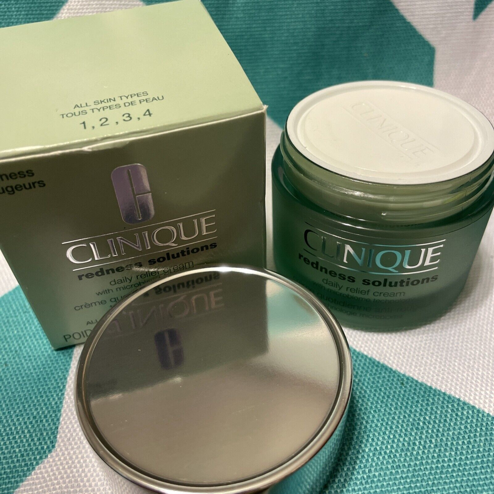 Buy Clinique Redness Solutions Daily Relief Cream W Microbiome ...