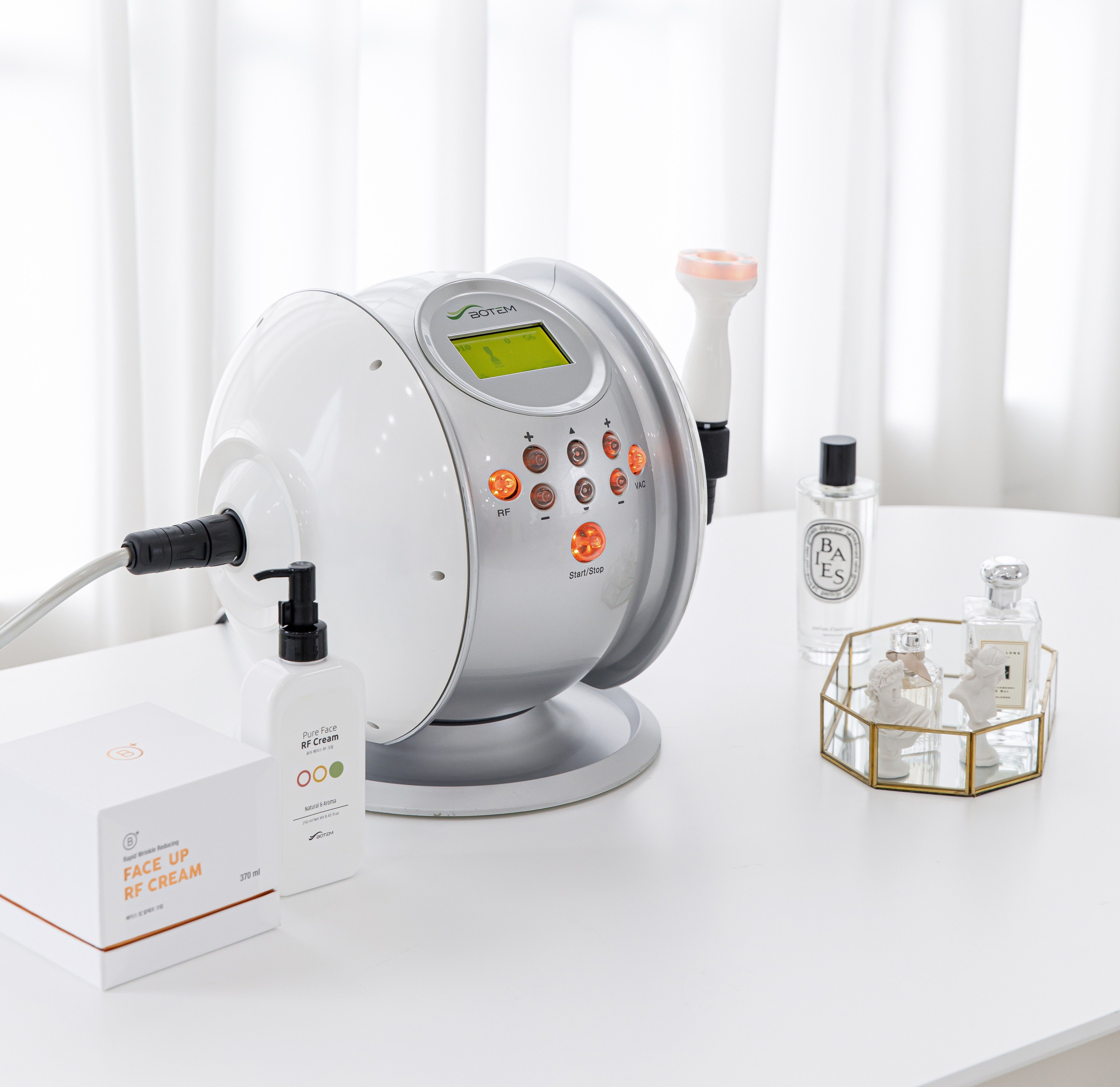 Buy High-output Multifunctional Rf Device With Rf+led+vacuuming Medical ...