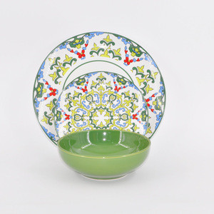 Buy Dubai Luxury Porcelain Dinnerware Sets With Decal Printing Dishes ...
