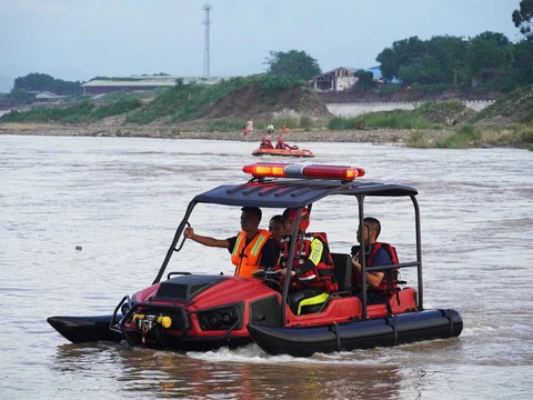 Buy Eight-wheel Amphibious All Terrain Specialized Vehicle from Beijing ...