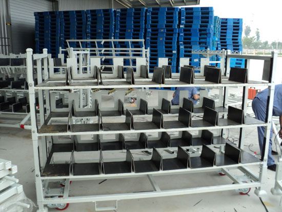 Buy Assembly Line Side Racks With Quad Steer Towable Cart/ Towable Rack ...