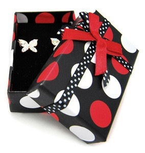 Buy Cardboard Boutique Gift Packaging Box from Xiamen Heng-Xing Color ...