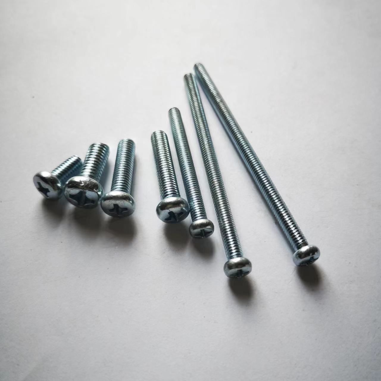 Buy Gi Machine Screw In Pan Head M4,m5,m6,zinc Plated from Handan Yaze ...