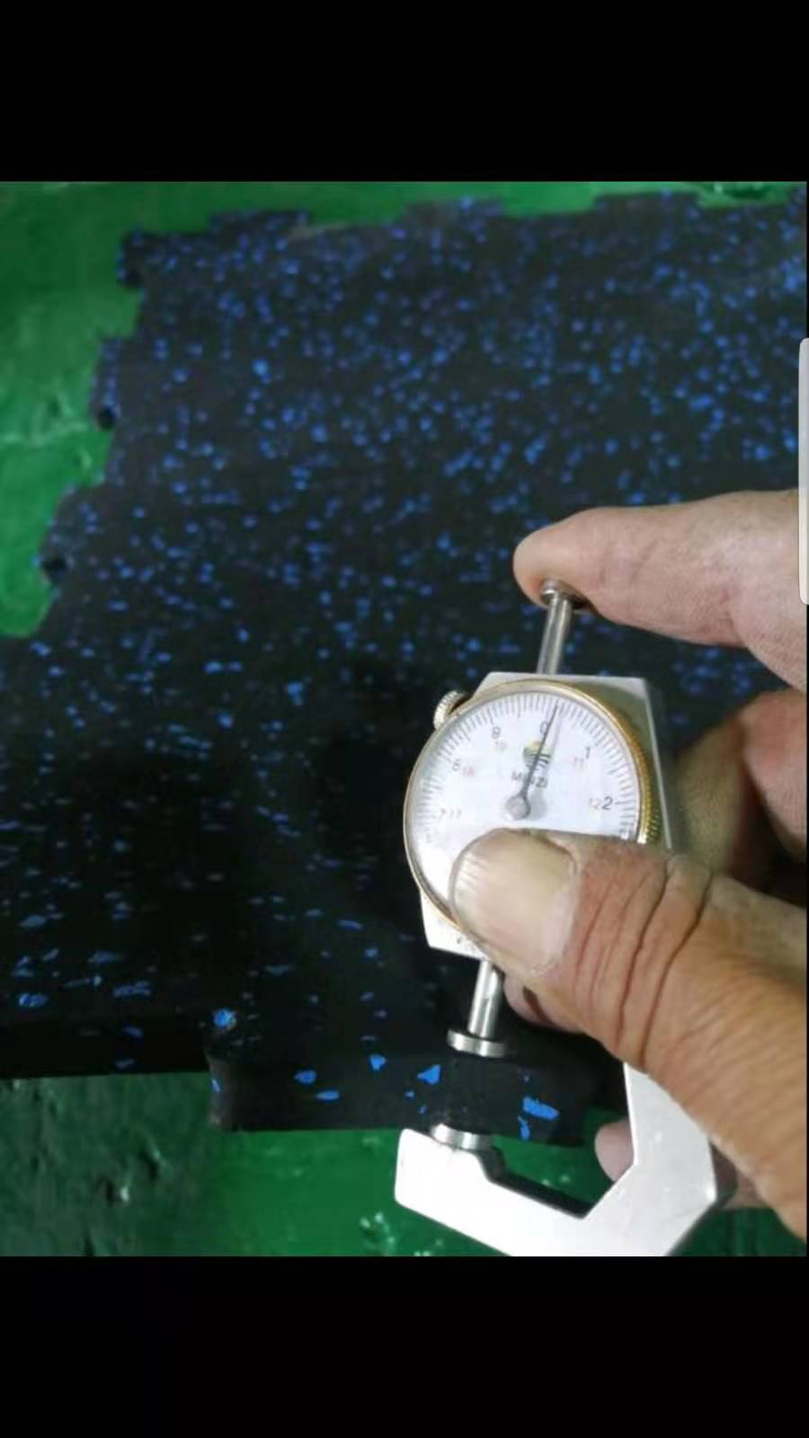 Buy Factory Rts Epdm 1x1m X 10mm Gym Rubber Roll Interlock Floor Mat ...