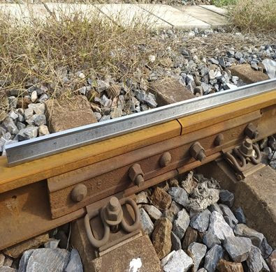 Buy 1 Meter Rail Straight Edge Ruler from Wuhan Linkage Track Equipment ...