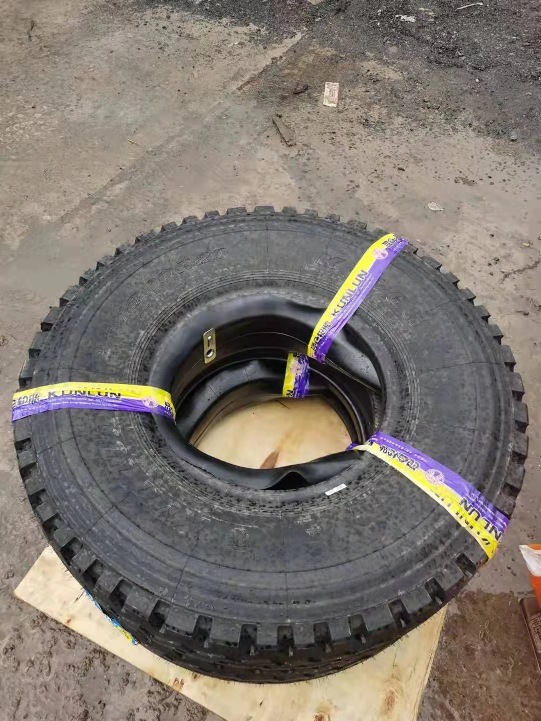 Buy Truck Tire-tyre Truck 295 295/80r22.5 385 65r22.5 Truck Tyre from ...