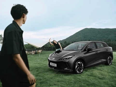 Buy Mg Mulan Made 4 Wheels Mg Mulan Ev Car New Energy Vehicle Electric ...