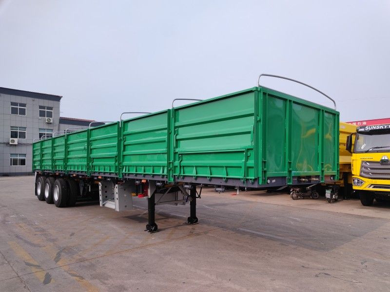 Buy Henred Type Sidewall Trailer from Xiamen Sunsky Vehicle Co.,Ltd ...