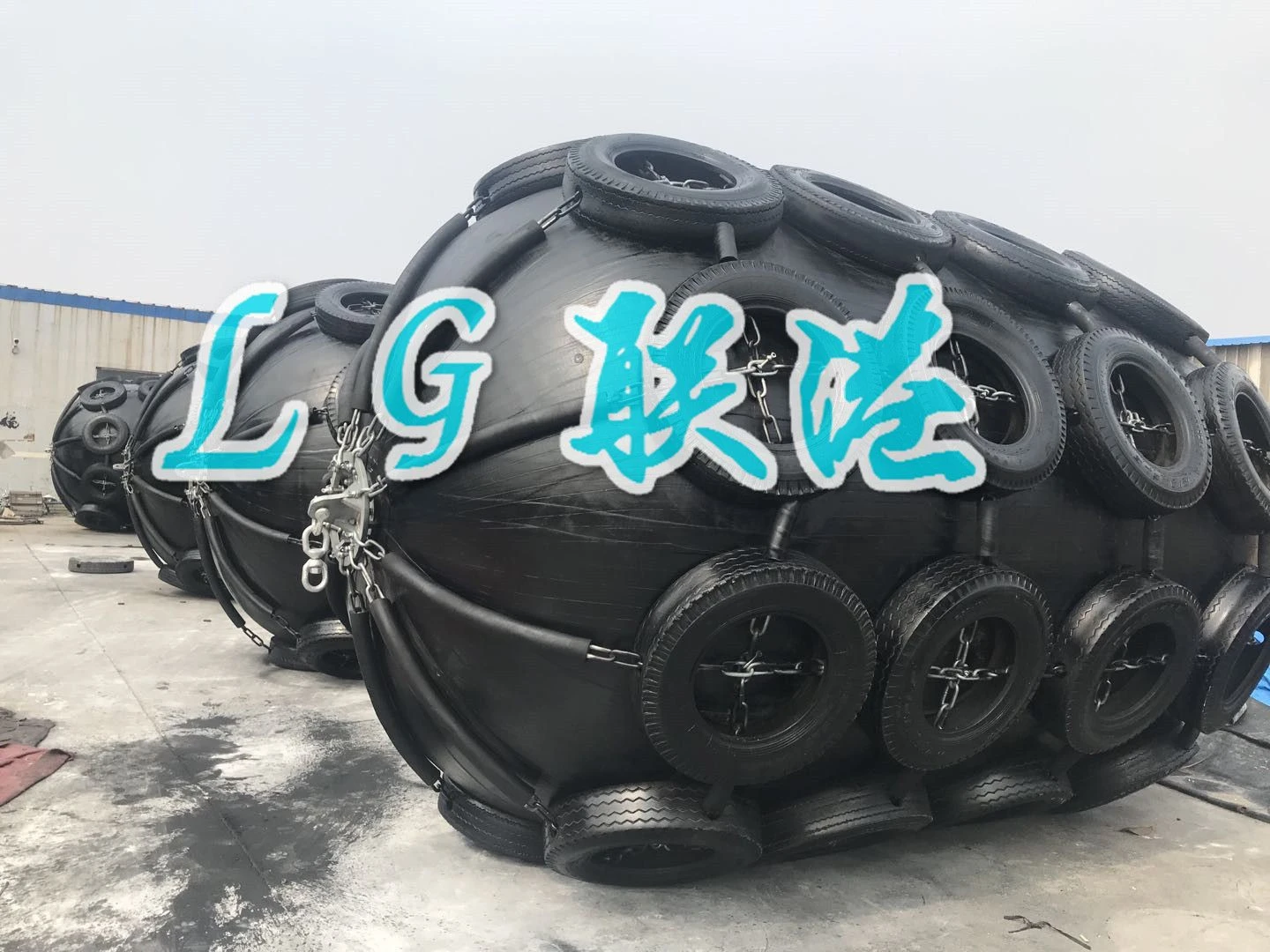 Buy Small Pneumatic Fender For Boat from Qingdao Liangang Rubber ...