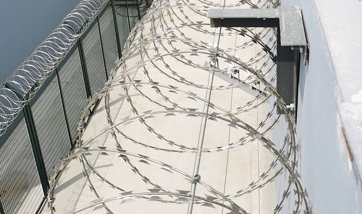 Buy Razor Wire from Hangzhou Beiheng Metal Products Co., Ltd., China ...