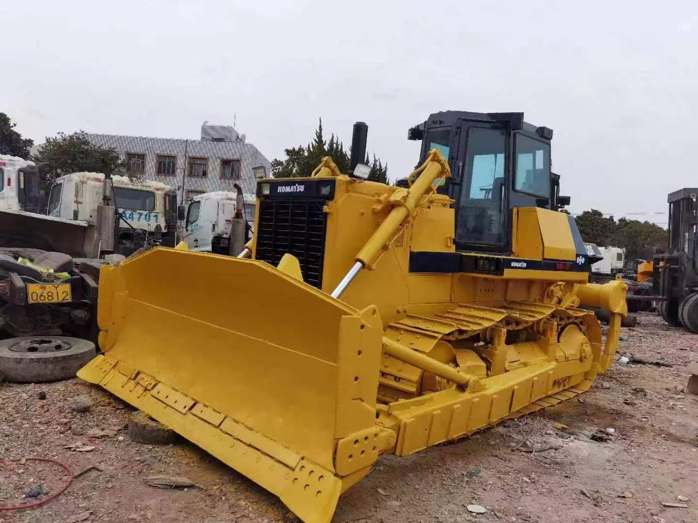 Buy Used Komatsu Bulldozer D85 Dozer D155 Bulldozers from Shanghai ...