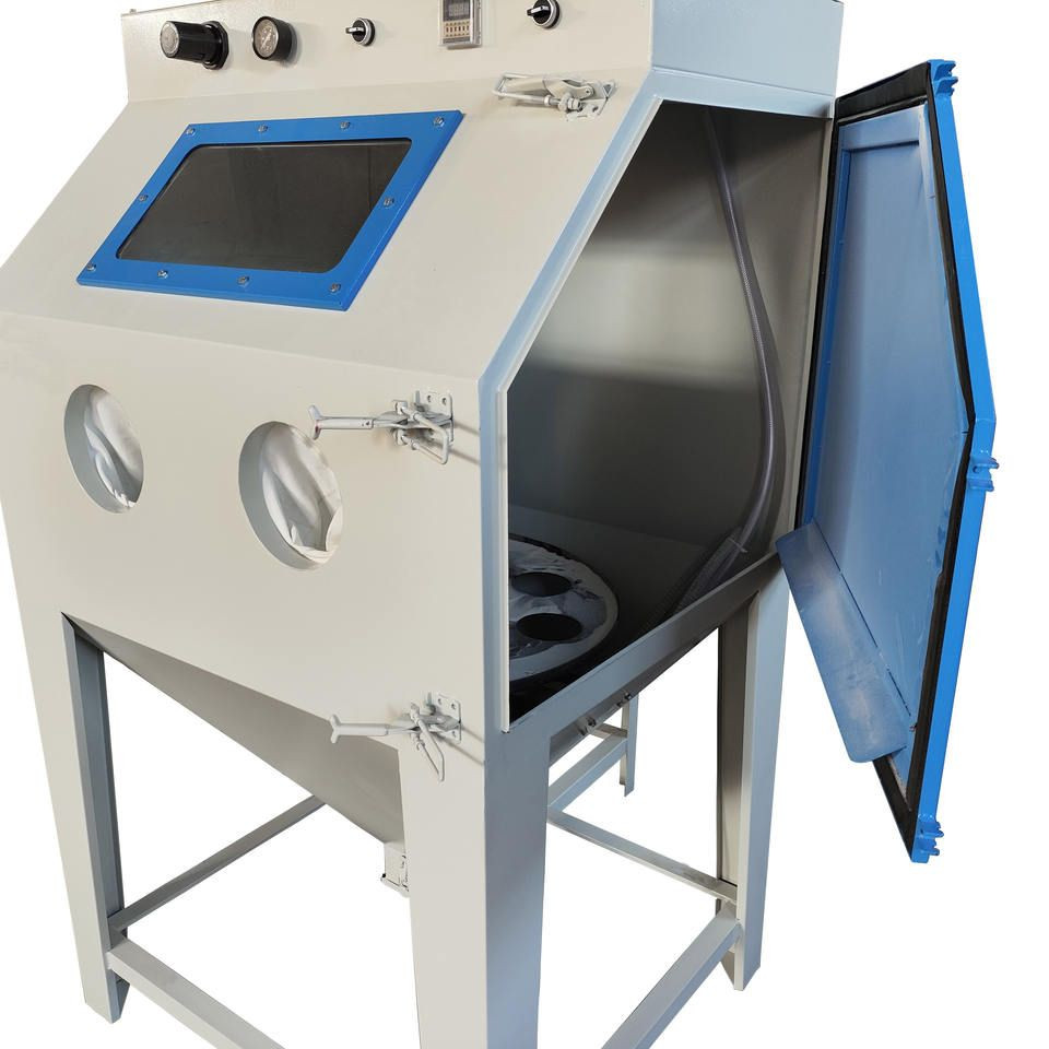 Buy Industrial Sandblasting Machine Dry Type Metal Sand Blasting ...