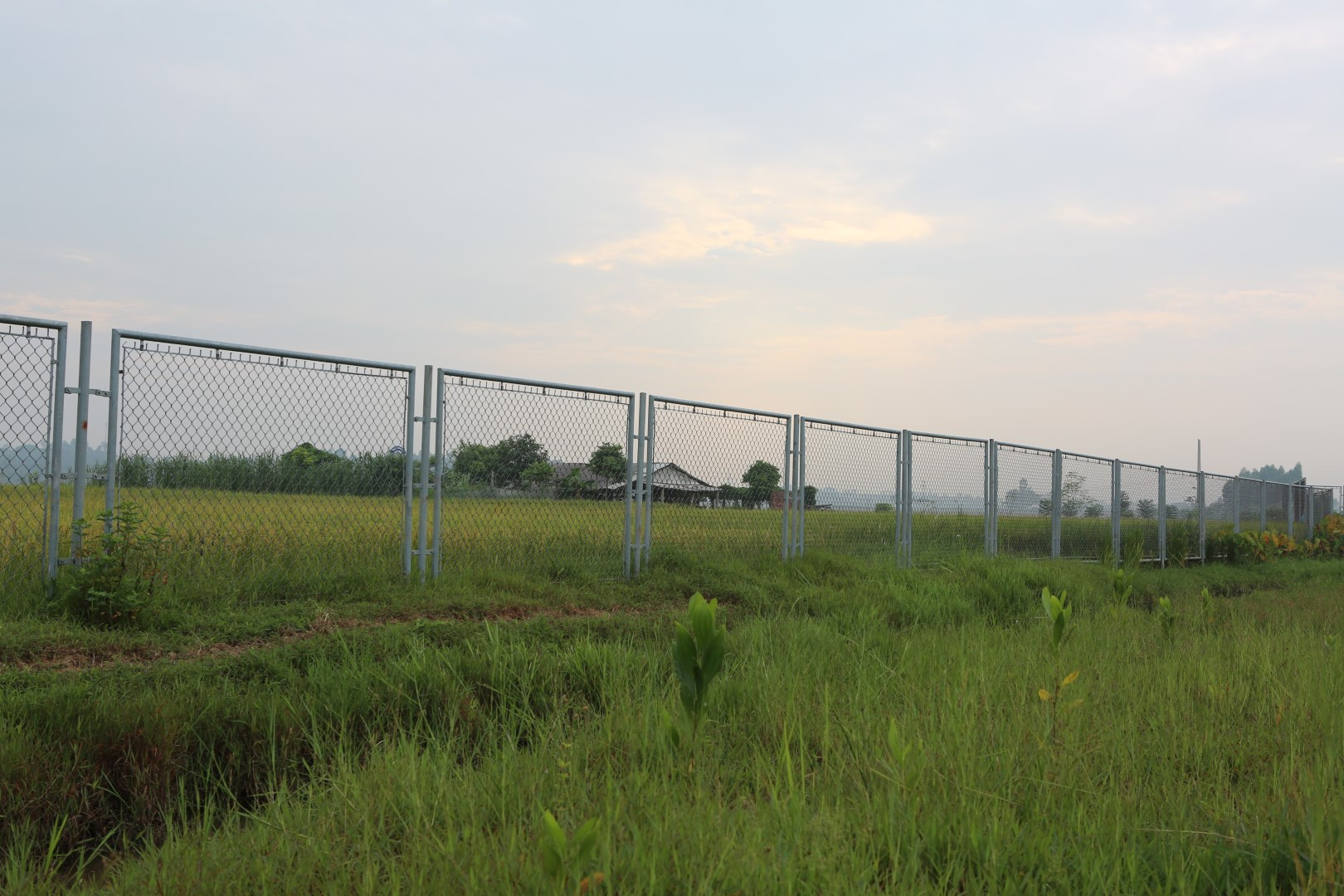 Buy Roadway Safety Crash Barrier Aashto M-180 Guardrail H2w4 Spacer ...