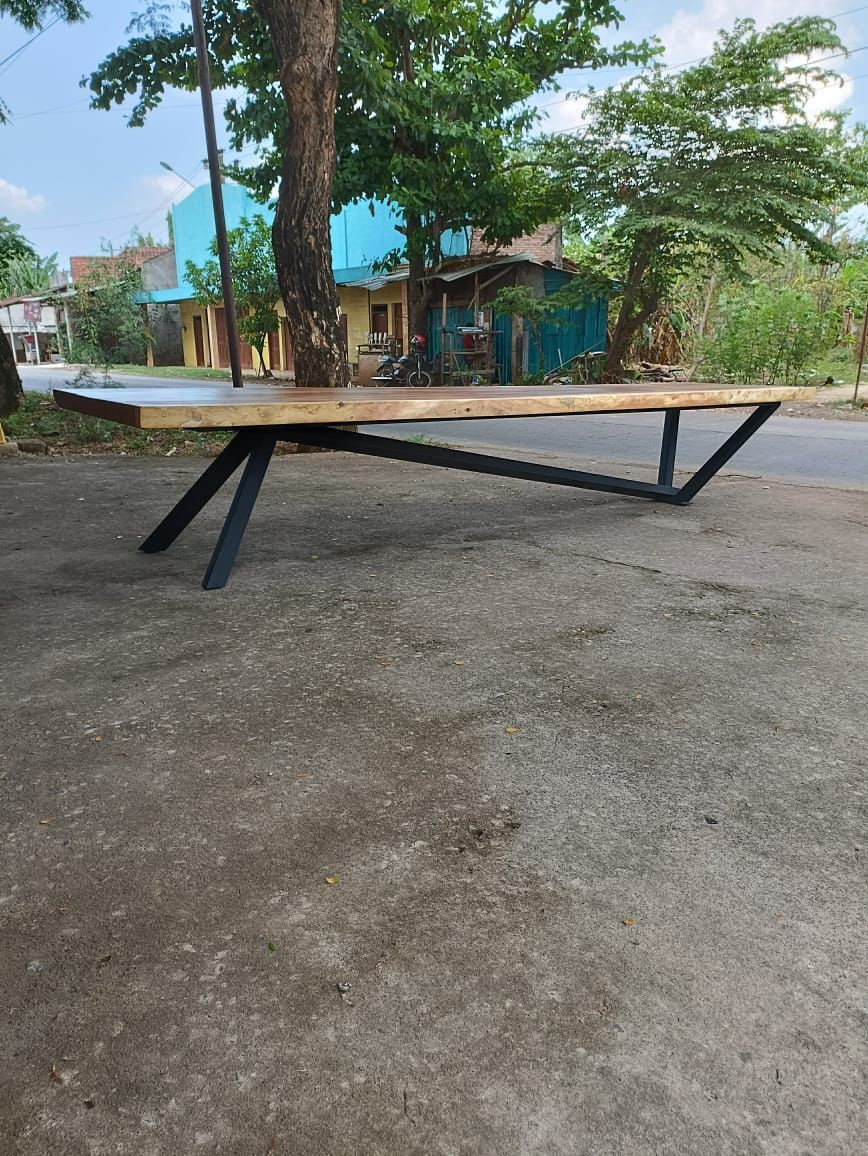 Buy Luxury Solid Conference Table from CV. ADILLAH BERKAH FURNITURE, Indonesia | Tradewheel.com