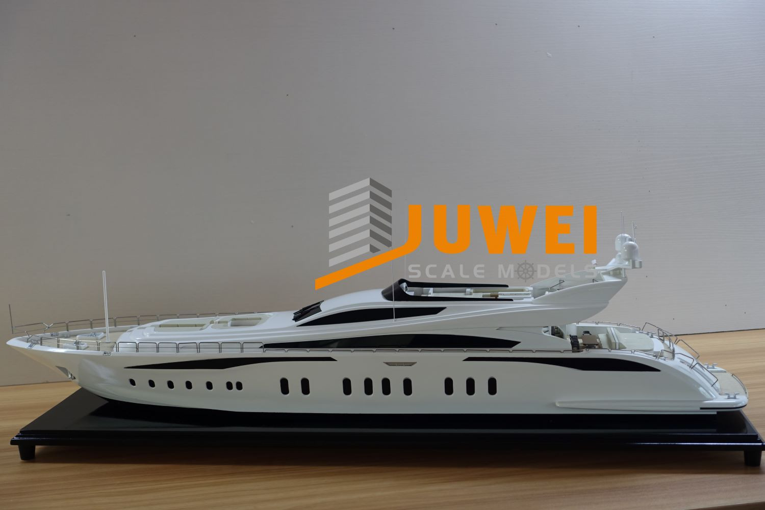 Buy Customized Luxury Yacht Scale Model With Equisite Base from ...