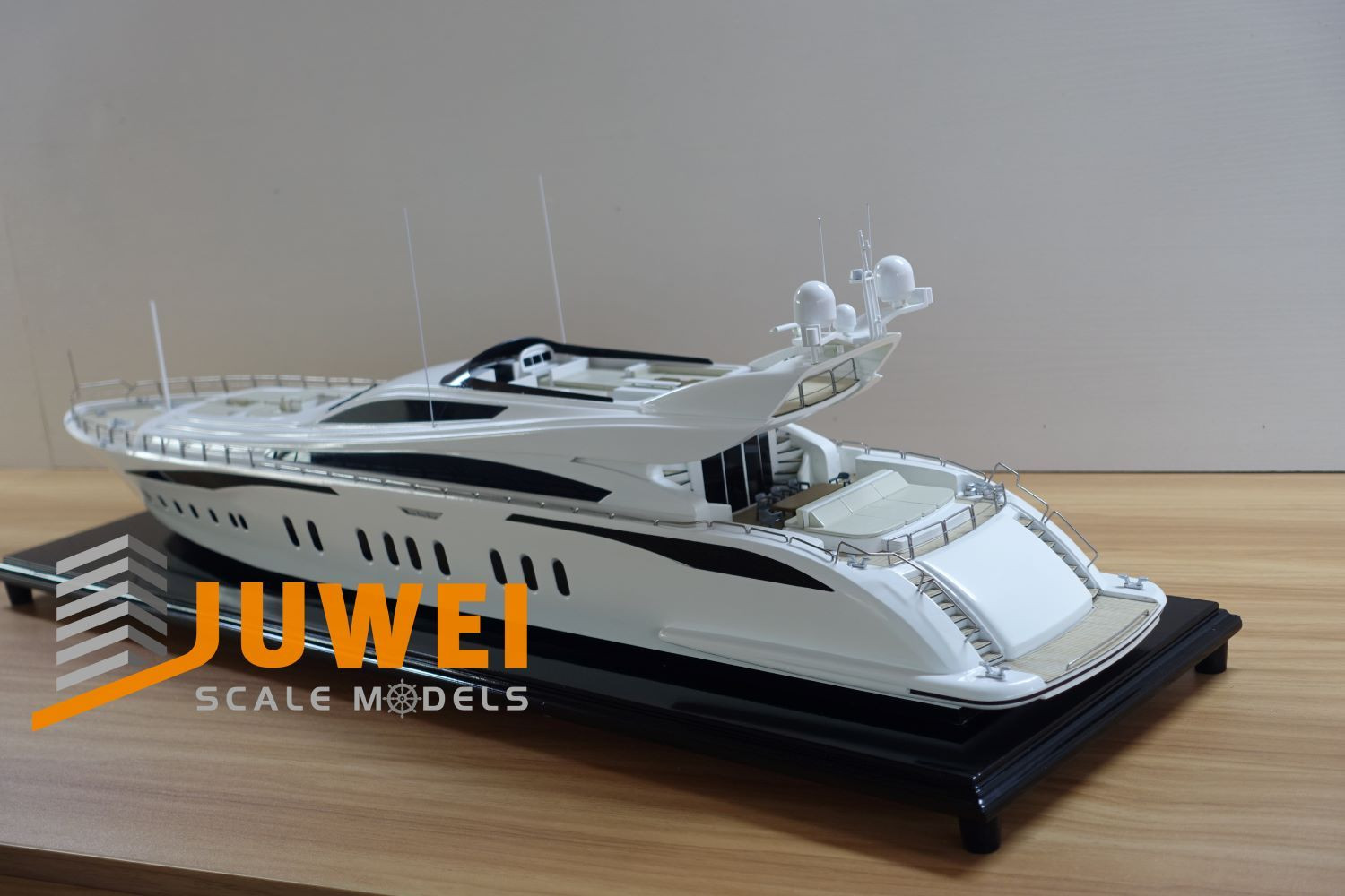 Buy Customized Luxury Yacht Scale Model With Equisite Base from ...