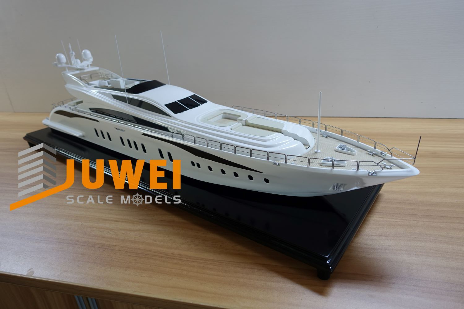 Buy Customized Luxury Yacht Scale Model With Equisite Base from ...