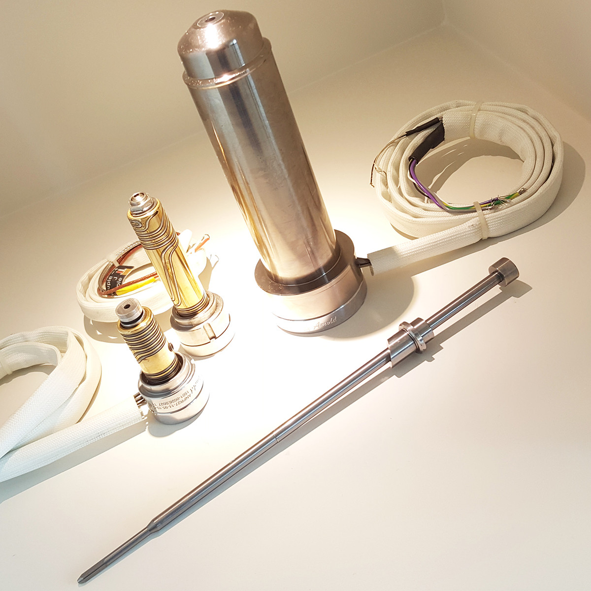 Buy Air Cylinder Valve Gate Nozzle Hot Runner System For Plastic ...