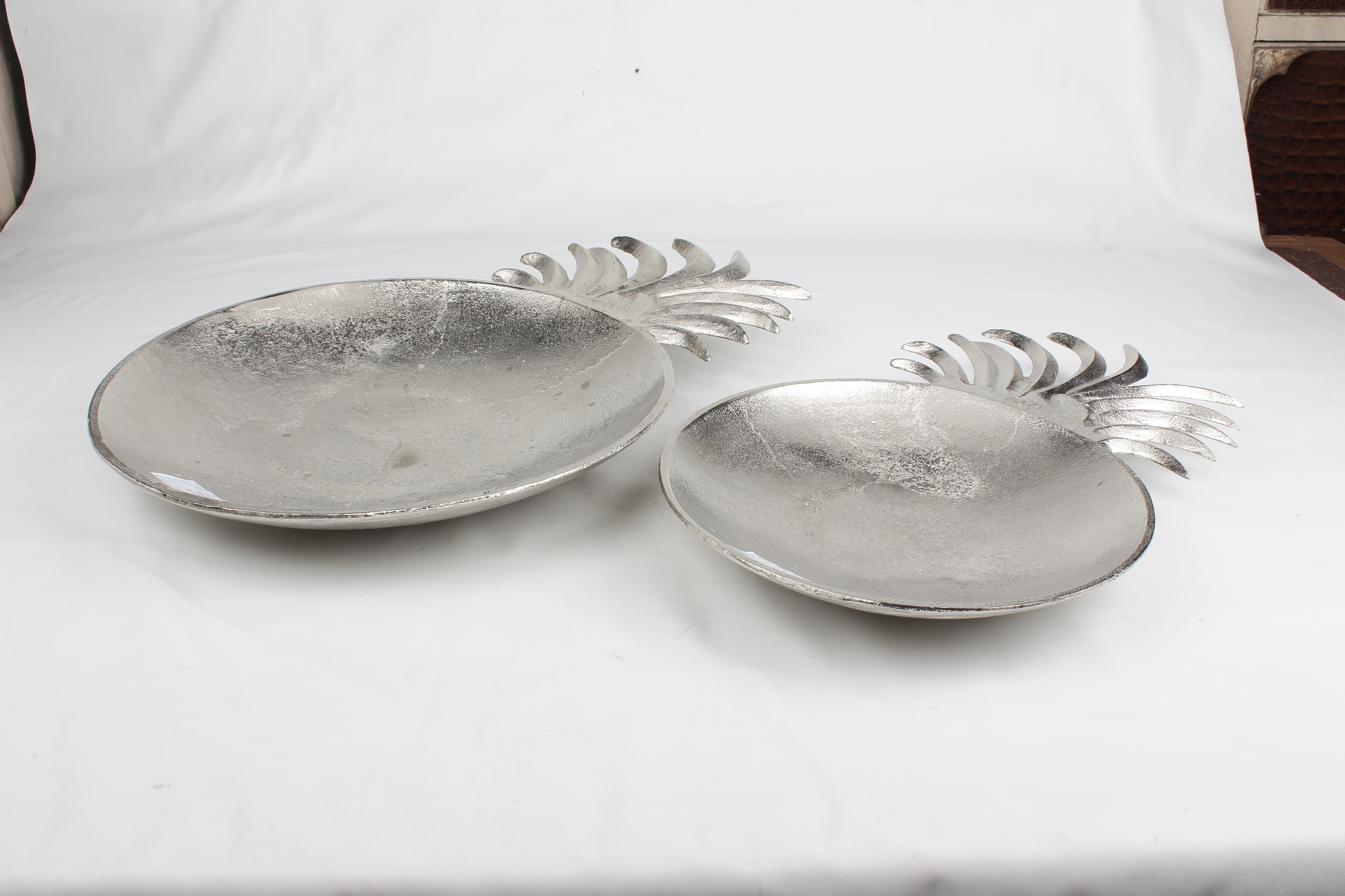 Buy Round Gold Metal Serving Metal Tray Platter In Modern Design Used ...